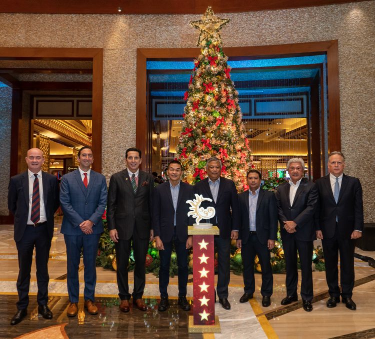 The art of Christmas: Solaire lights Christmas tree - The Diarist.ph