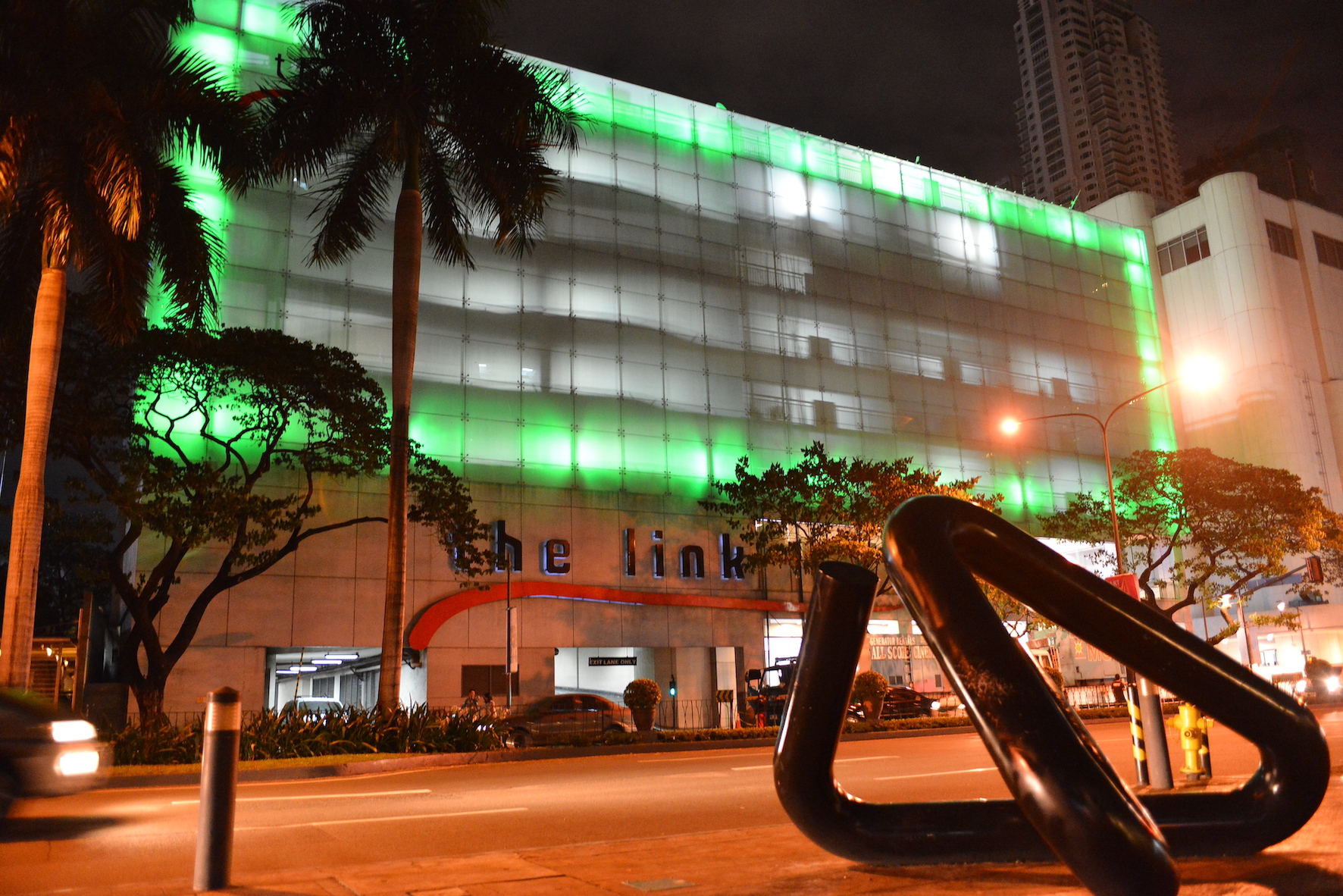 Suspense, surprise: Andy Locsin’s layout of this year’s Art Fair