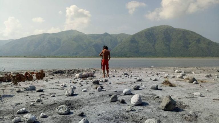 From Kamias Road to Europe: On the set with filmmaker Khavn de La Cruz ...