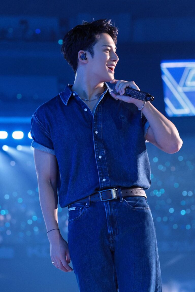 See Mingyu do Seventeen fan meet in Calvin Klein - The Diarist.ph