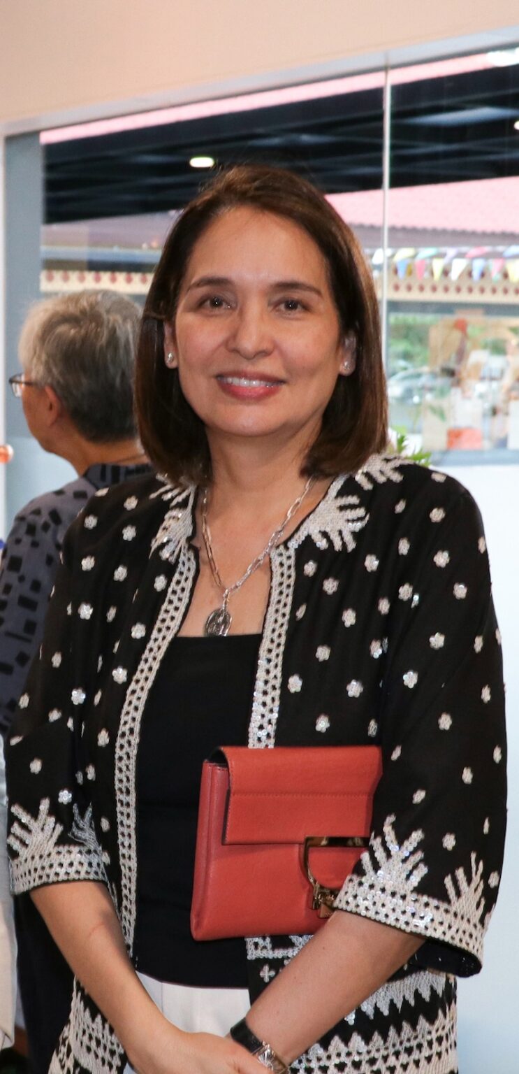 Likhang Filipino's inaugural fine art exhibition draws Philippine who's ...